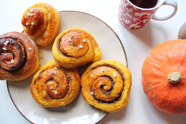 Cinnamon rolls au potimarron - Cinnamon and Cake